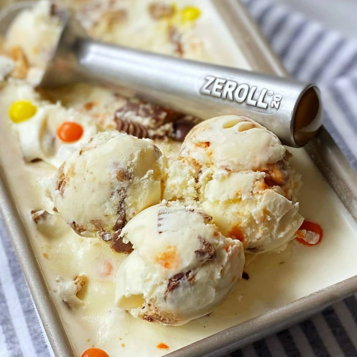 Reeses ice cream store